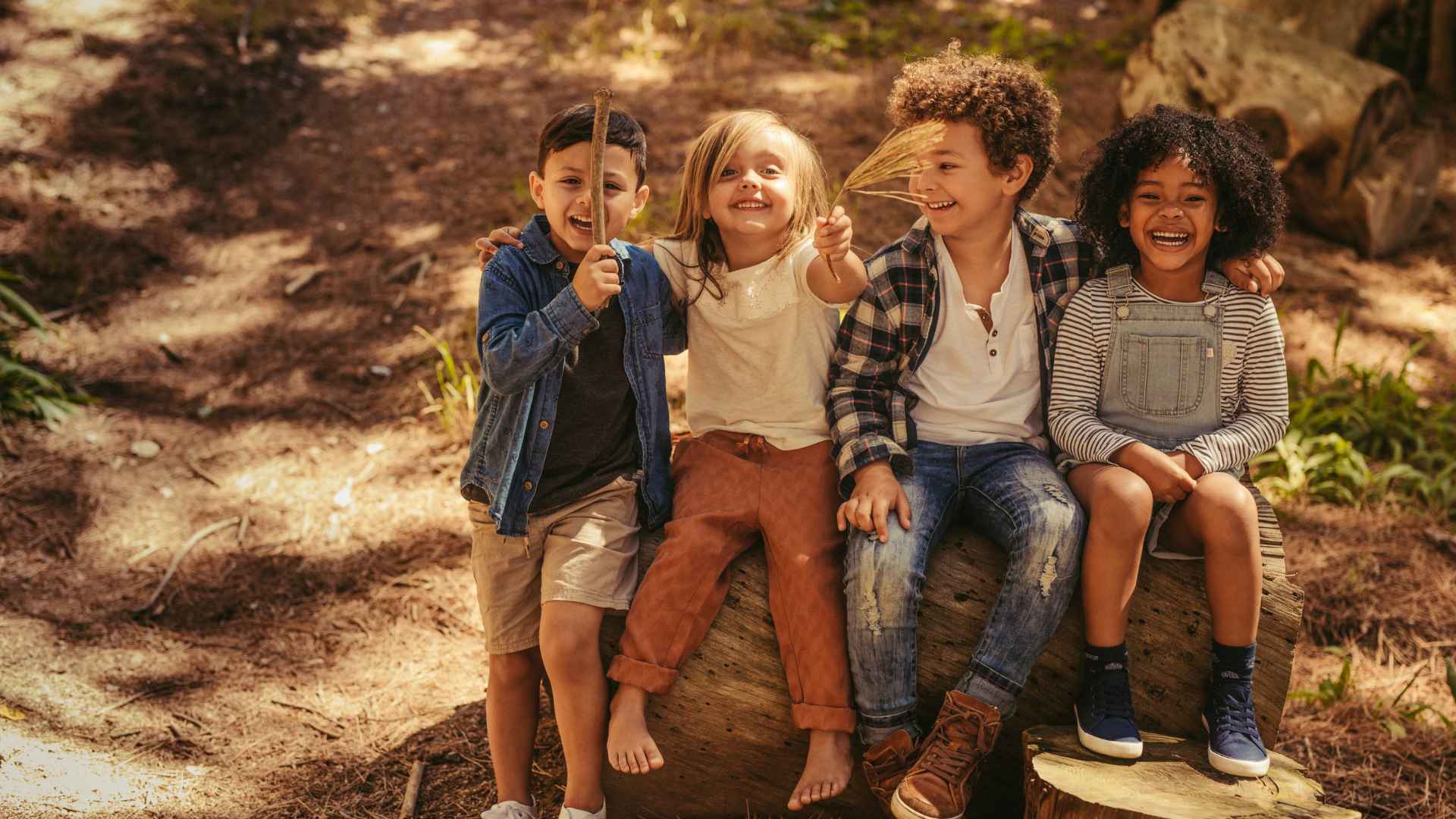 121 Fun Outdoor Summer Activities for Kids!
