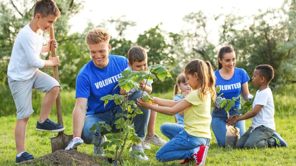 The Best Ways for Kids to Volunteer